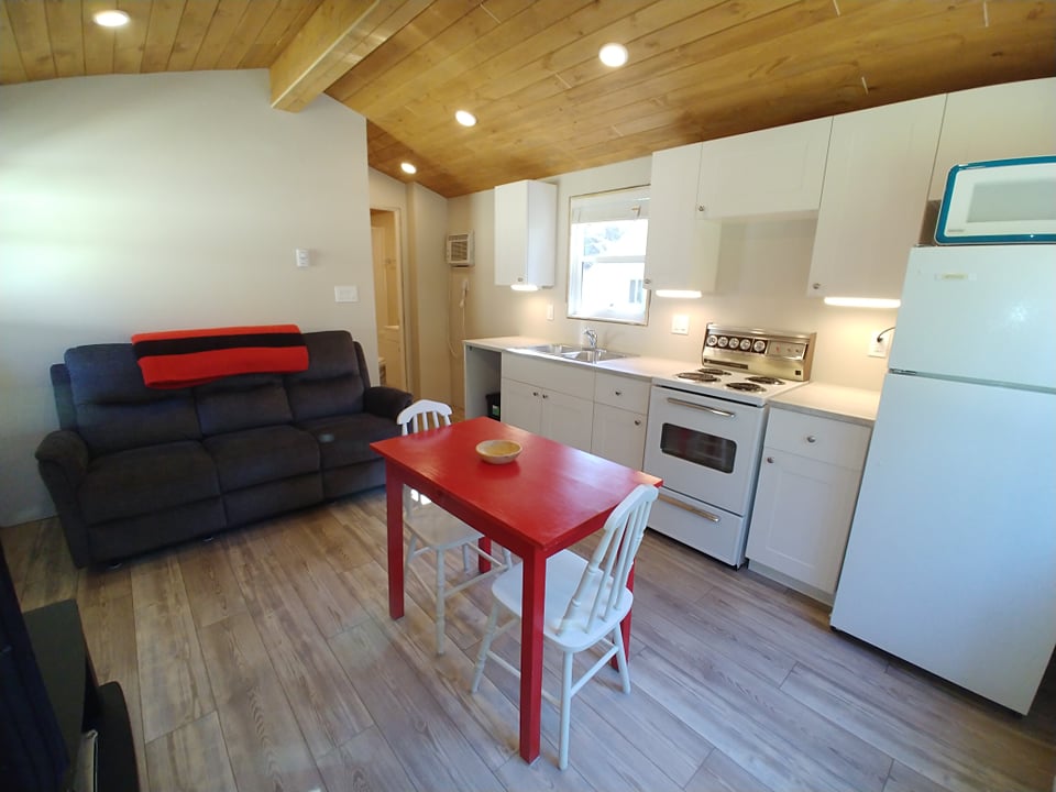 Cabin 21 – Thunderbird Bungalows